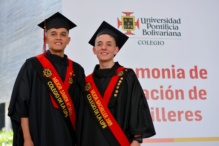 Jóvenes recibieron su título como Bachilleres del Colegio de la UPB ...